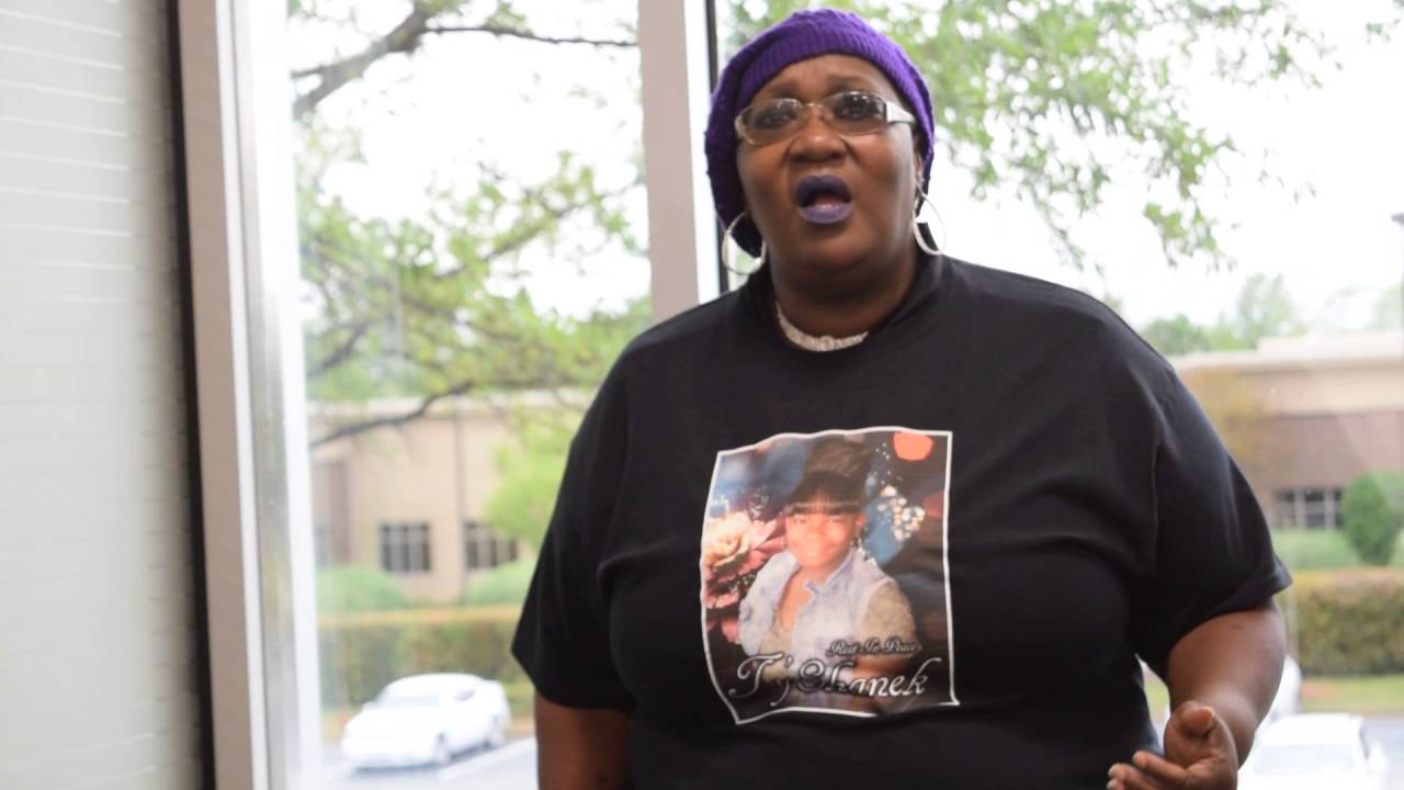 Ms. Edna Singing To The Rubin Family - YouTube