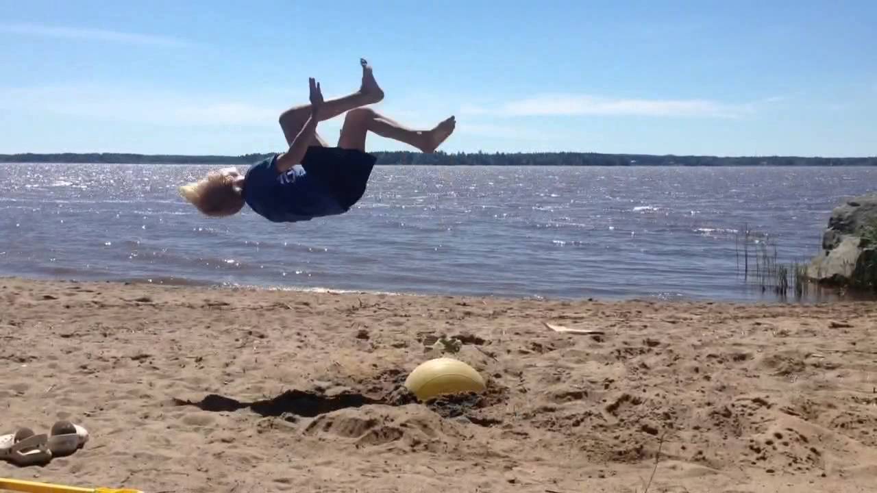 Tricking and fliping - YouTube