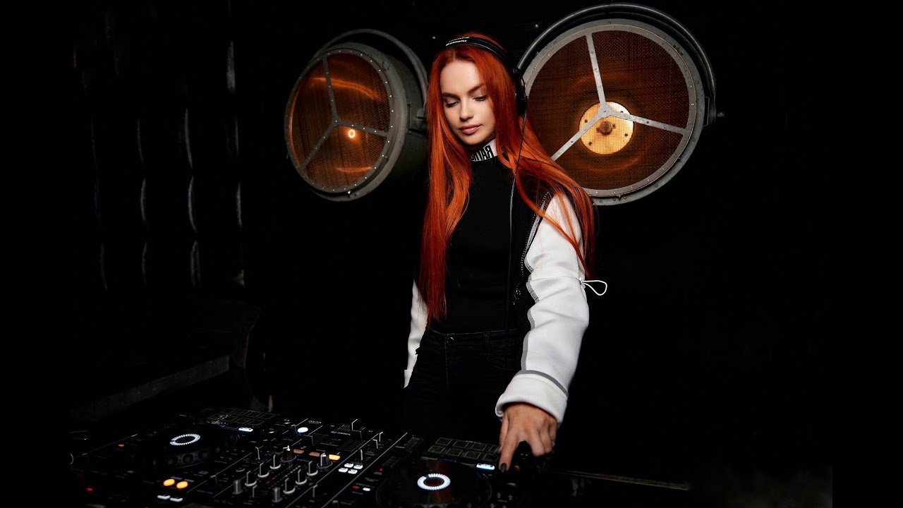 Marta Mark - Live JETSET Tel Aviv ( Melodic Techno & Progressive House DJ Mix ) 4K - YouTube