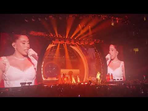 Kali Uchis - Dame Beso//Muévete (The Sincerely Tour) Live in Houston,TX 
