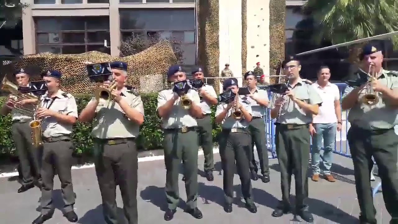 Η ΔΕΘ τιμά την Αμερική, με στρατιωτική μπάντα!! - YouTube
