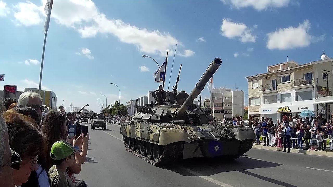 F-16 στον ουρανό της Κύπρου - YouTube
