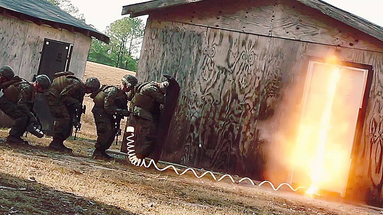 Marines Train For Door Breaching With A Bang - YouTube