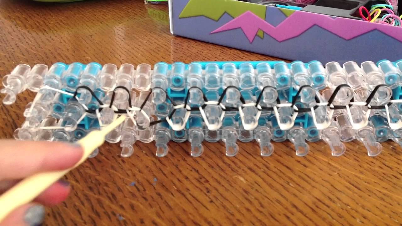 How to make one way and fish tail for rainbow loom - YouTube