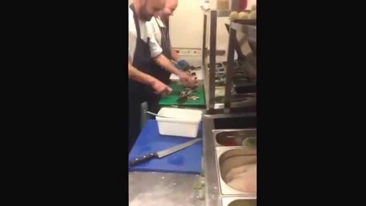 MAN CHOPS OWN FINGER OFF - YouTube