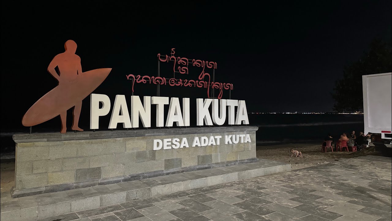 Jalan Jalan Di Kuta Bali//Pantai Kuta// Desa Adat Kuta - YouTube