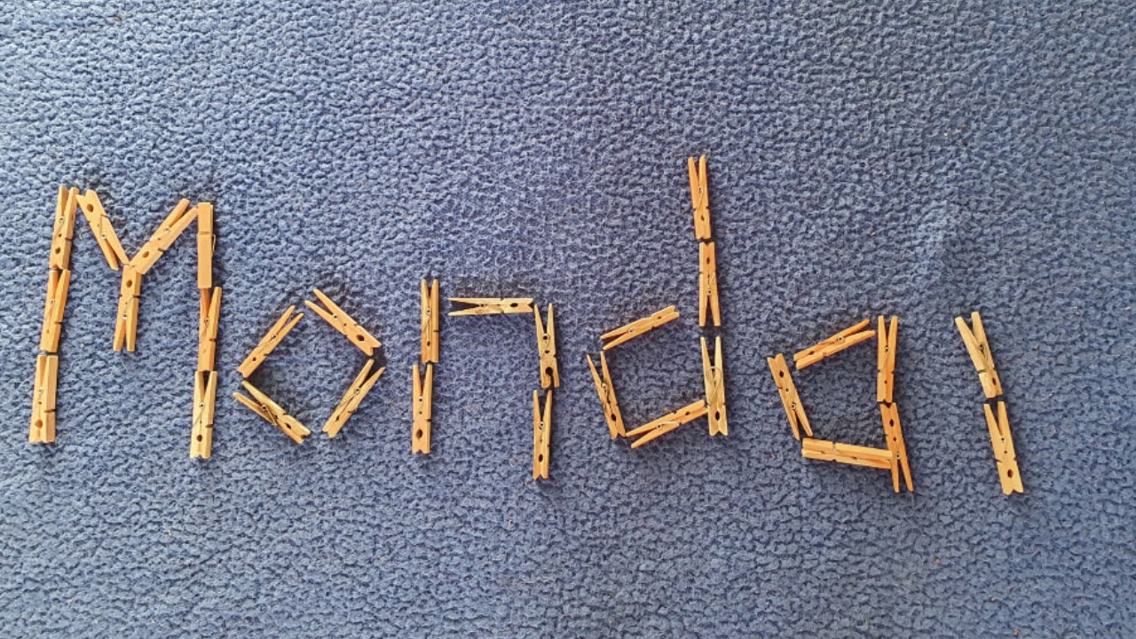 Monday song for kids/children. Days of the week with everyday items ...