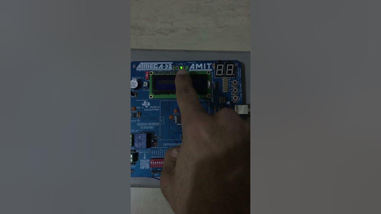 AVR ATmega32 controlling LED brightness using a potentiometer (PWM & ADC) - YouTube
