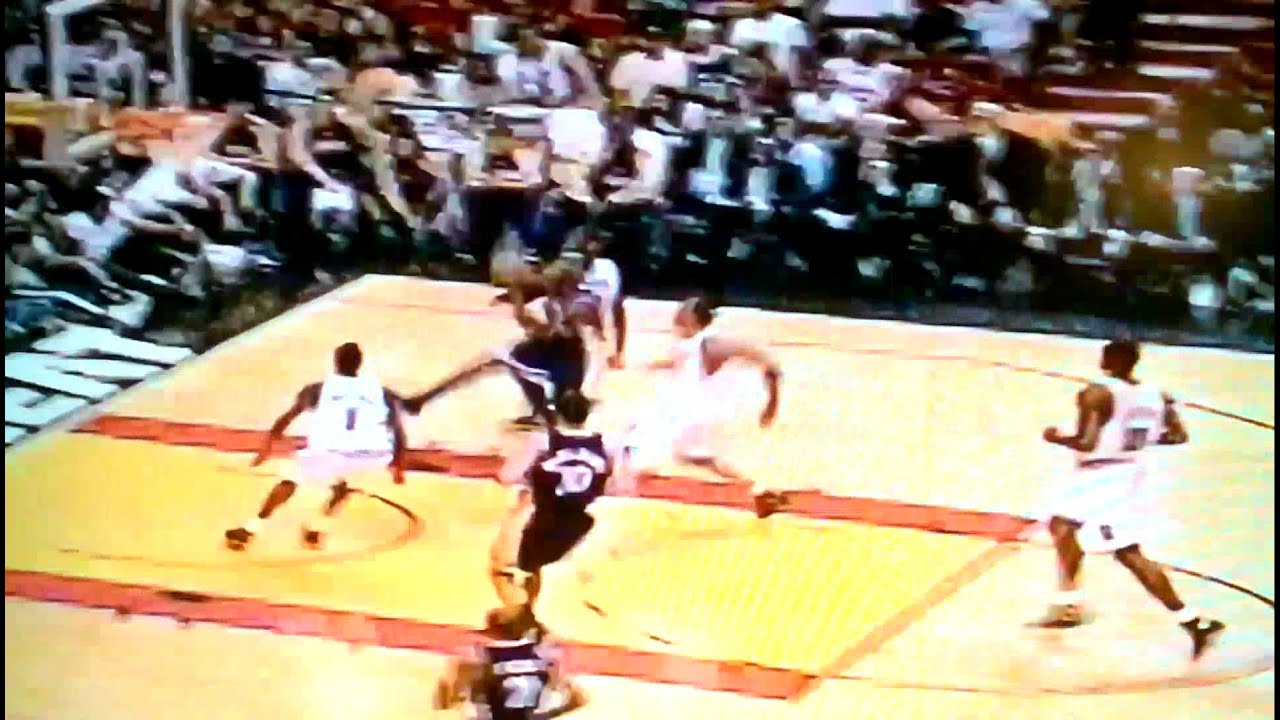 Kobe splits Wade & Marion dunks on Dorell Wright - YouTube