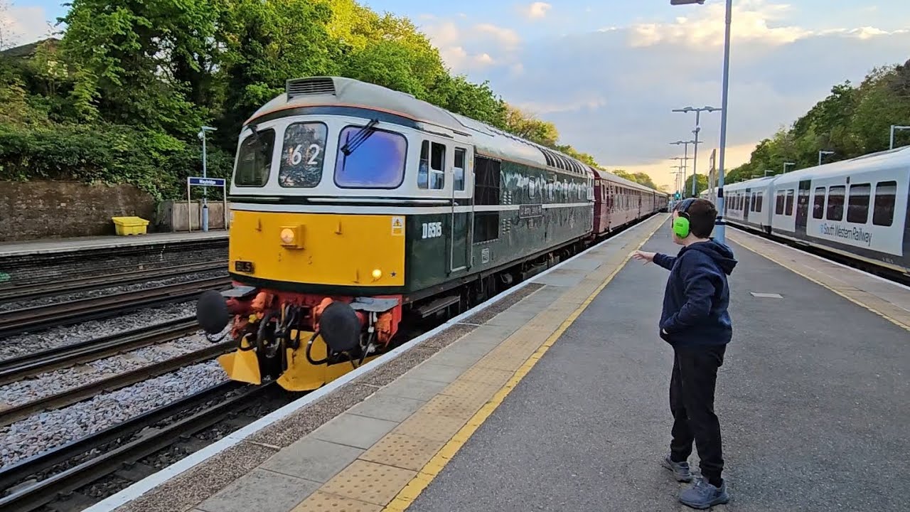 Class 33012 "Lt Jenny Lewis RN" & 73136 passing Weybridge - YouTube