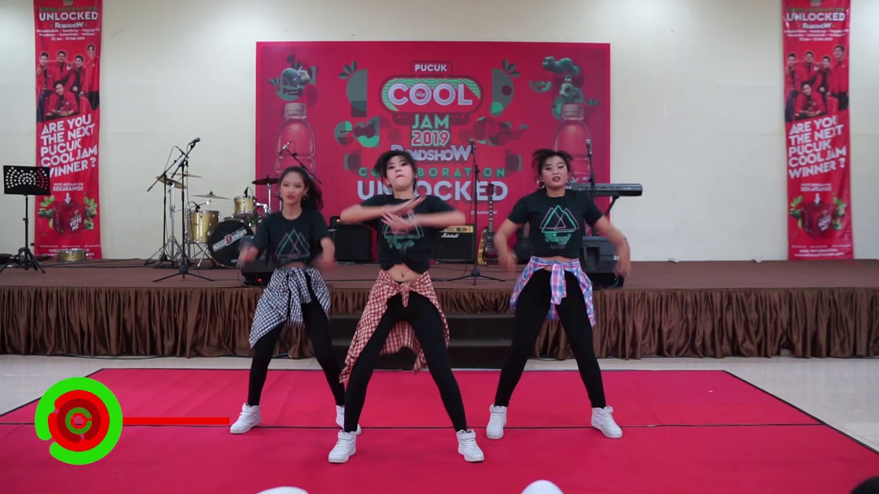 Ekskul Modern Dance TreeAngle - SMKN 1 Surabaya - YouTube