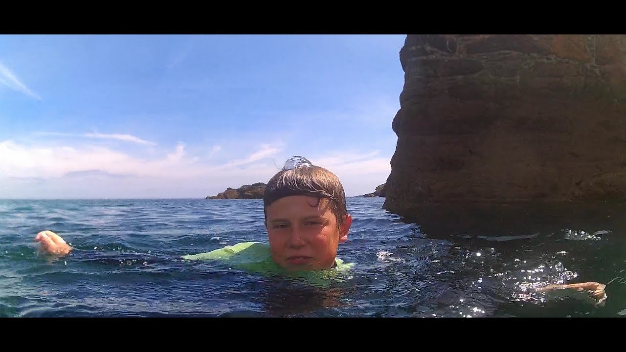 Gorran Haven Harbour Jumping 2018 - YouTube