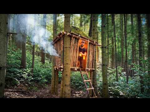 Bau einer erhöhten Bushcraft-Hütte: Vor Raubtieren geschützter Waldunterschlupf