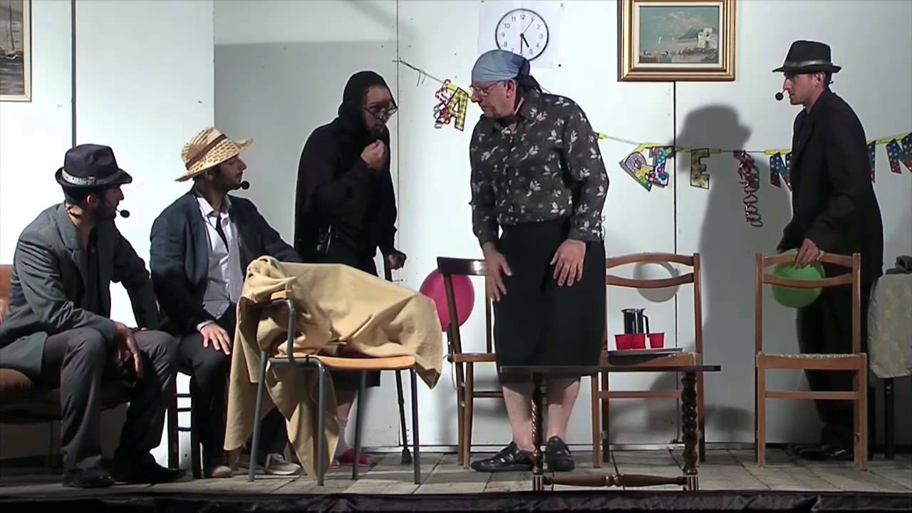 La veneranda età della signora Veneranda - YouTube