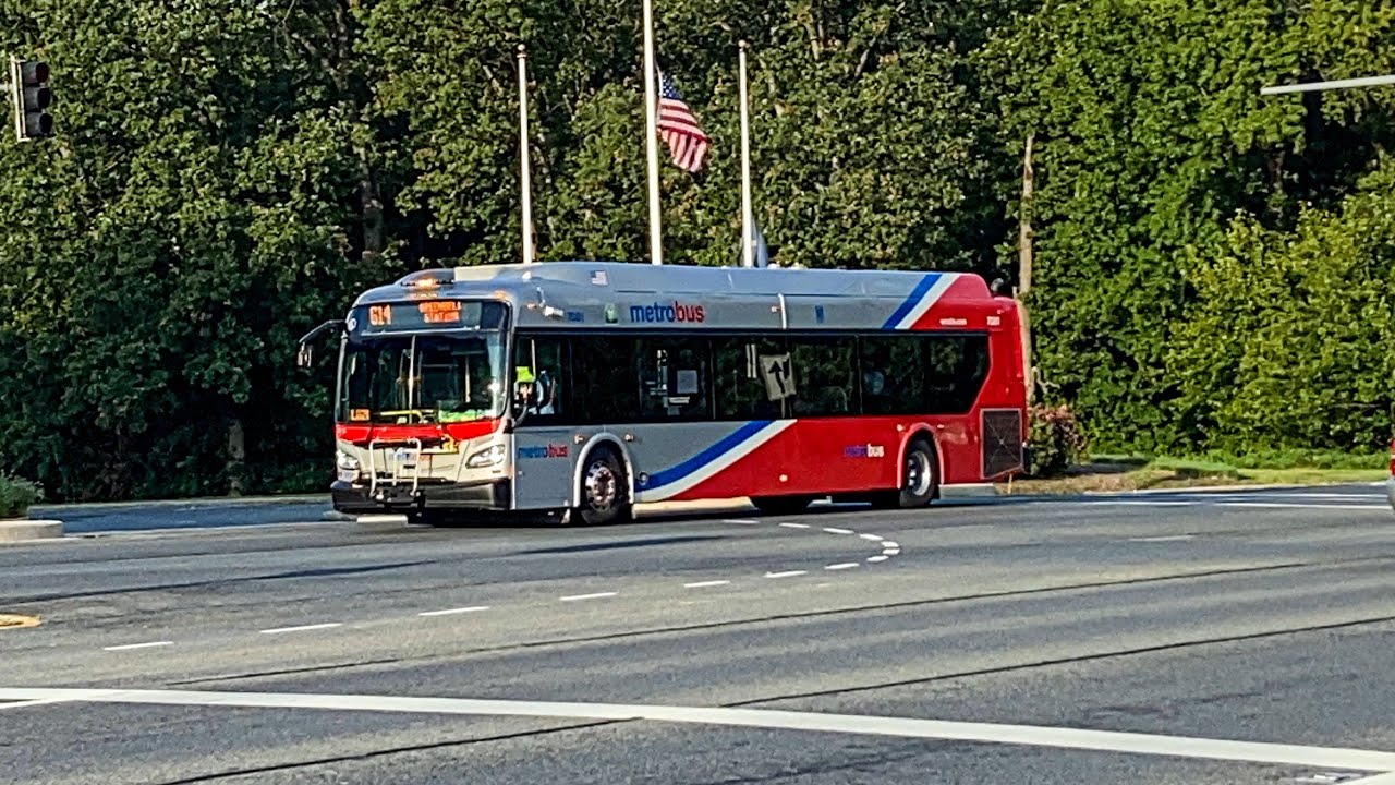 WMATA 2011 New Flyer XDE40 7081 on Route G14 - YouTube