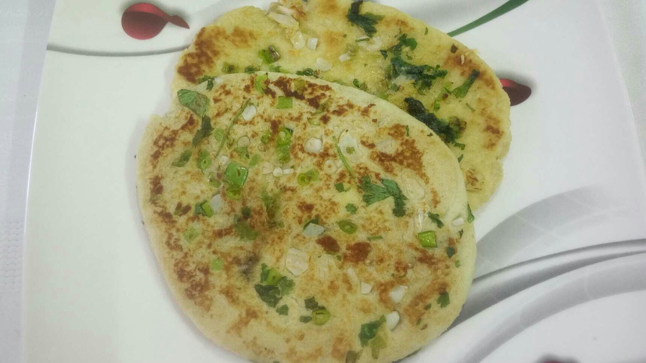 Cheesy Garlic Naan n Chilli Garlic Naan (in tawa) - YouTube