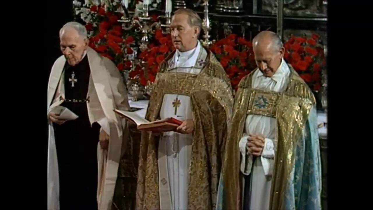 Ärkebiskop Olof Sundby förrättar vigseln mellan Carl XVI Gustaf och ...