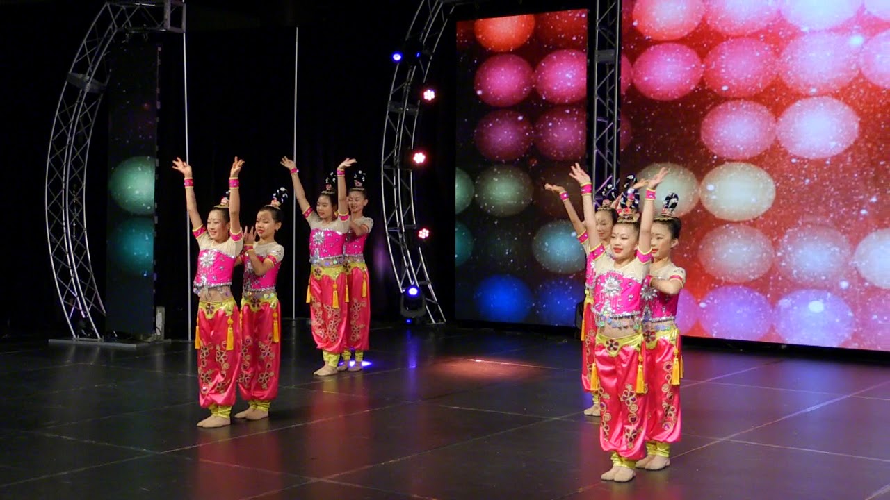 Dun Huang Dance - YouTube