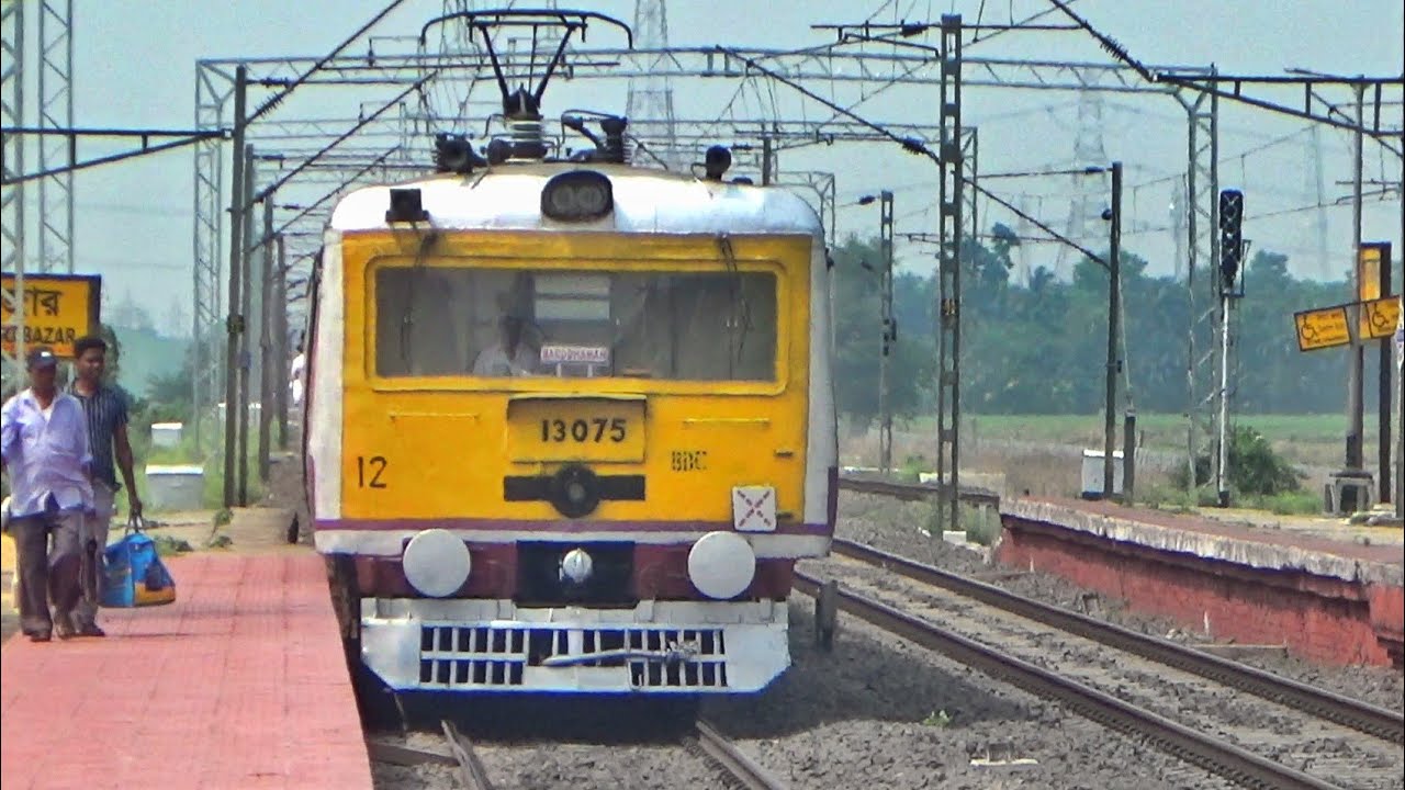 Howrah-Barddhaman Chord Line Local Train Arrive & Quickly Depart ...