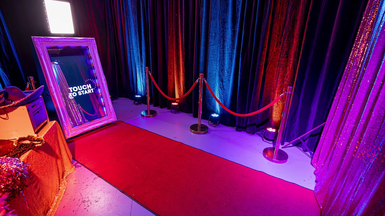 Vexul Photobooths In The Wollongong Area - YouTube