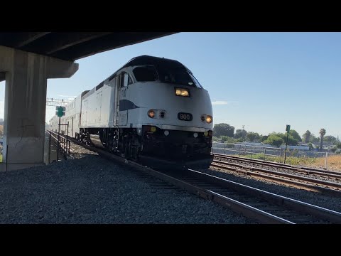 METROLINK #900 Passing By The Whittier Diamond Railroad Crossing. - YouTube