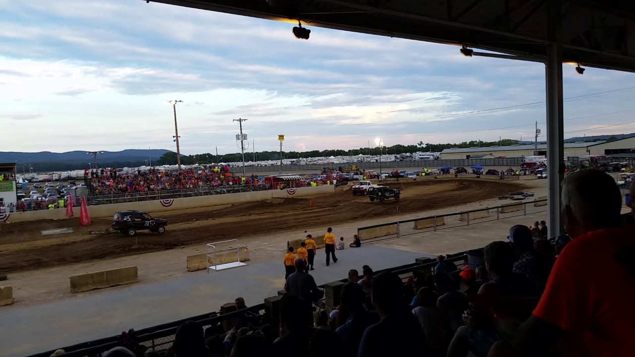 Ross County Fair Autocross round 1 - YouTube