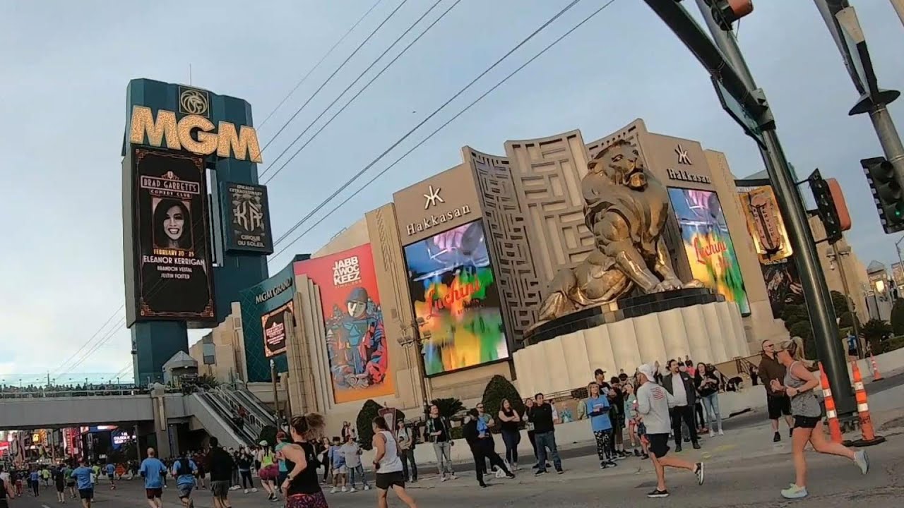 MGM Grand Room Tour | Las Vegas - YouTube