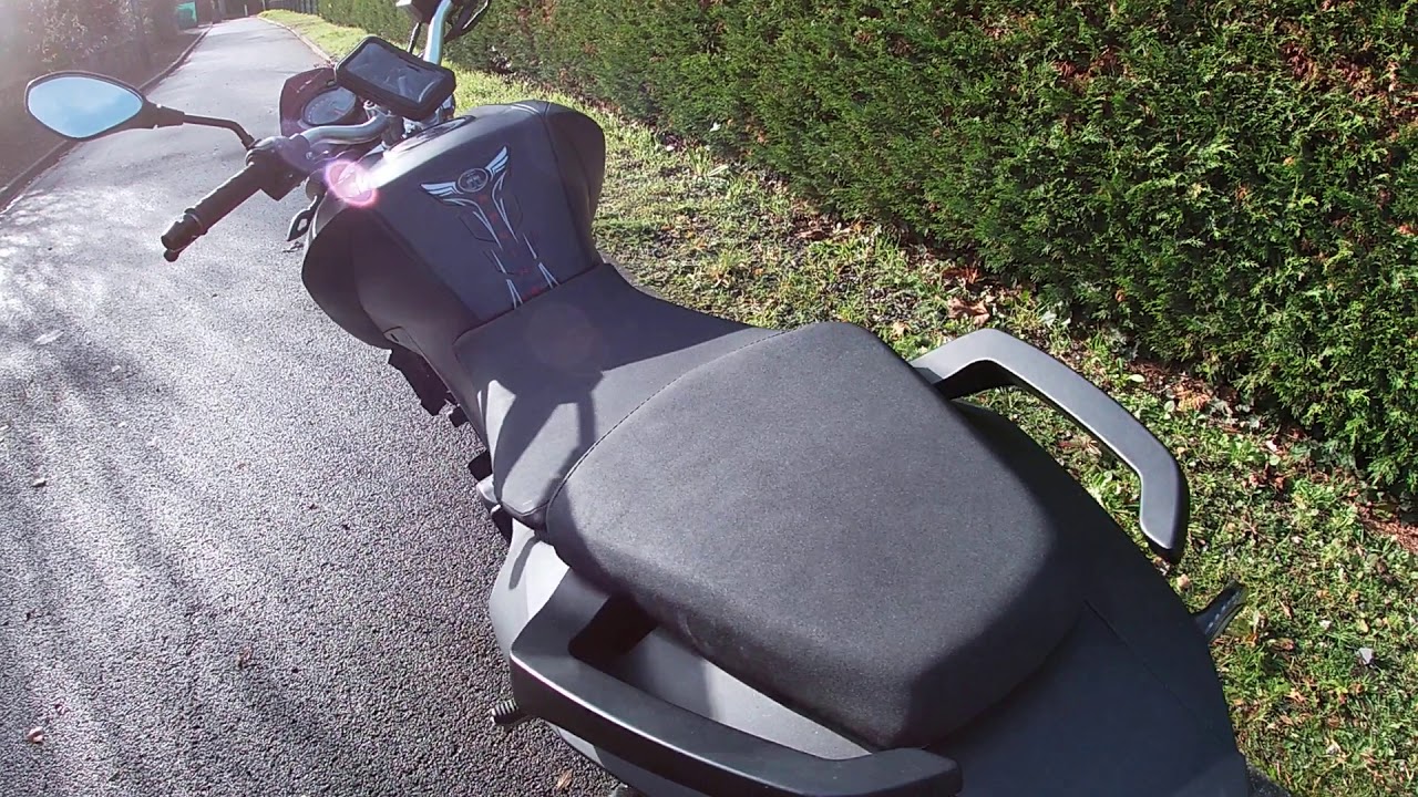Présentation d une moto 50 cc Mag power r street - YouTube
