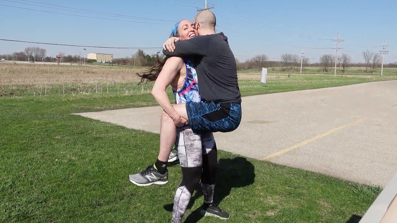 6 Ft Tall Woman Reverse Piggyback 6 Ft 2inch 200 Pound Man For You 6 Ft Tall Woman Reverse Piggyback 6 Ft 2inch 200 Pound Man For You