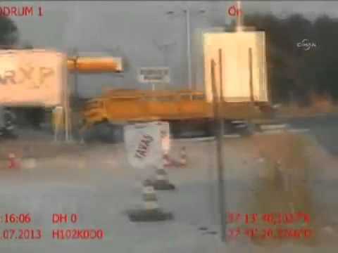 Radar aracına çarpan bayan sürücü