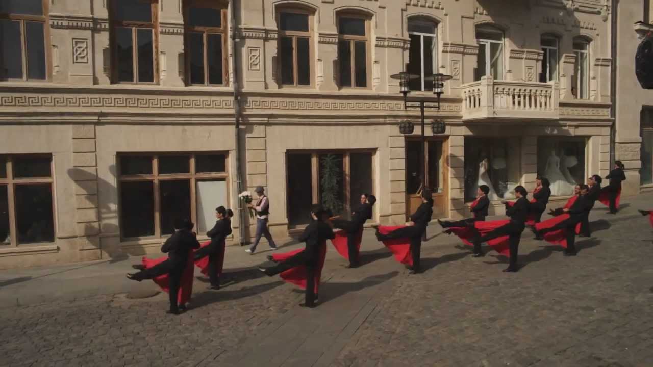 Sopo Nijaradze - Tetri Vardebi (Me Mikvars Qutaisi) - YouTube