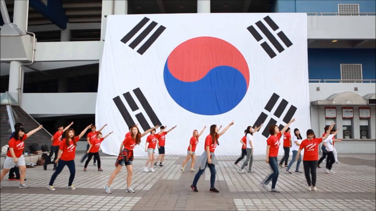 We R One♥ 서포터즈 - 2014 브라질 월드컵 대학생 플래시몹 퍼포먼스 (Worldcup flashmob ...