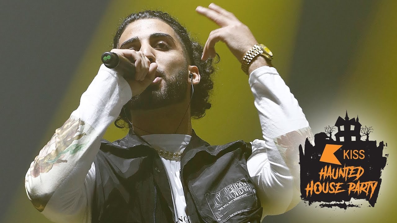 B Young - 079 Me (Live At The KISS Haunted House Party 2018) - YouTube