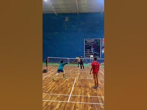 Foul or not? #shorts #badminton - YouTube