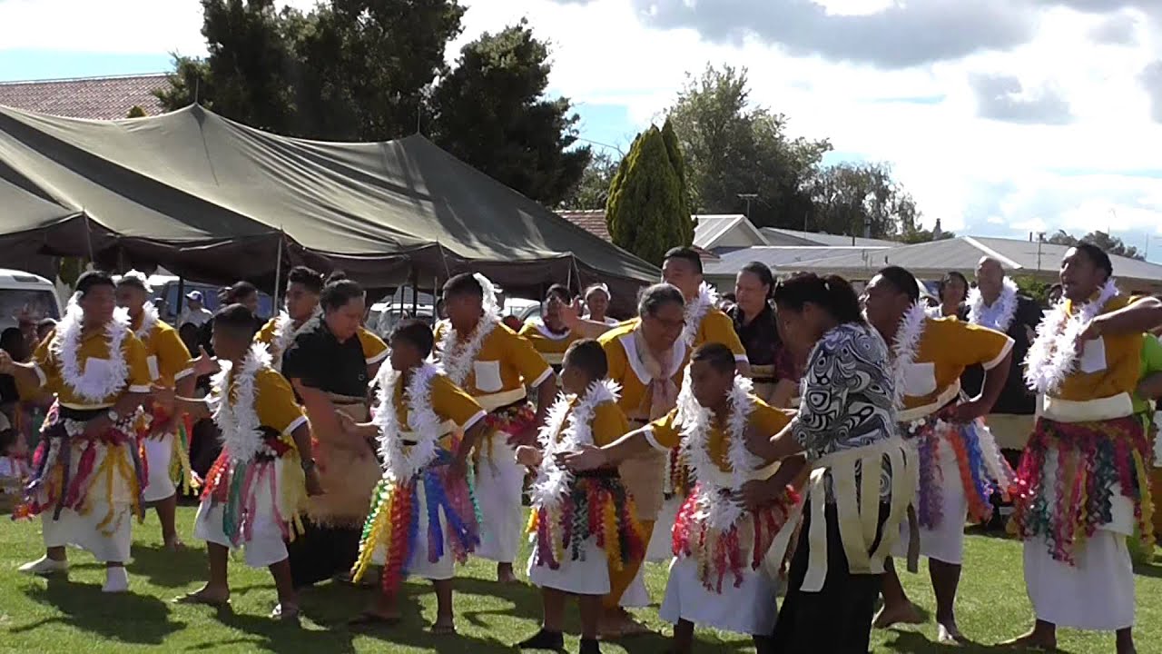 S.O.T-Selusalema Youth 2015- Boys Langalanga Mai - YouTube