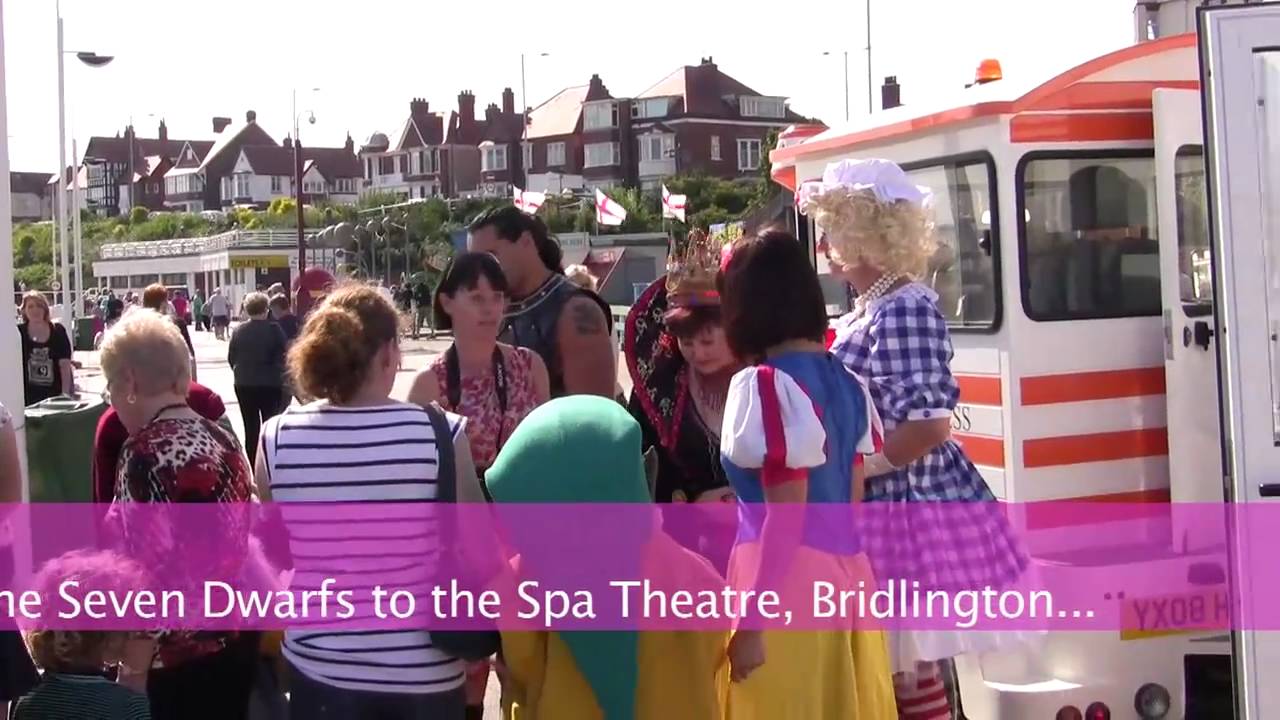 Snow White & the Seven Dwarfs, The Spa Bridlington 2010 - YouTube