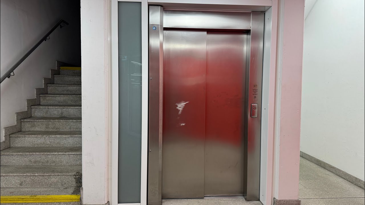 2007 KONE KSS 470 Aufzug in einem Ärztehaus in Dingolfing - YouTube