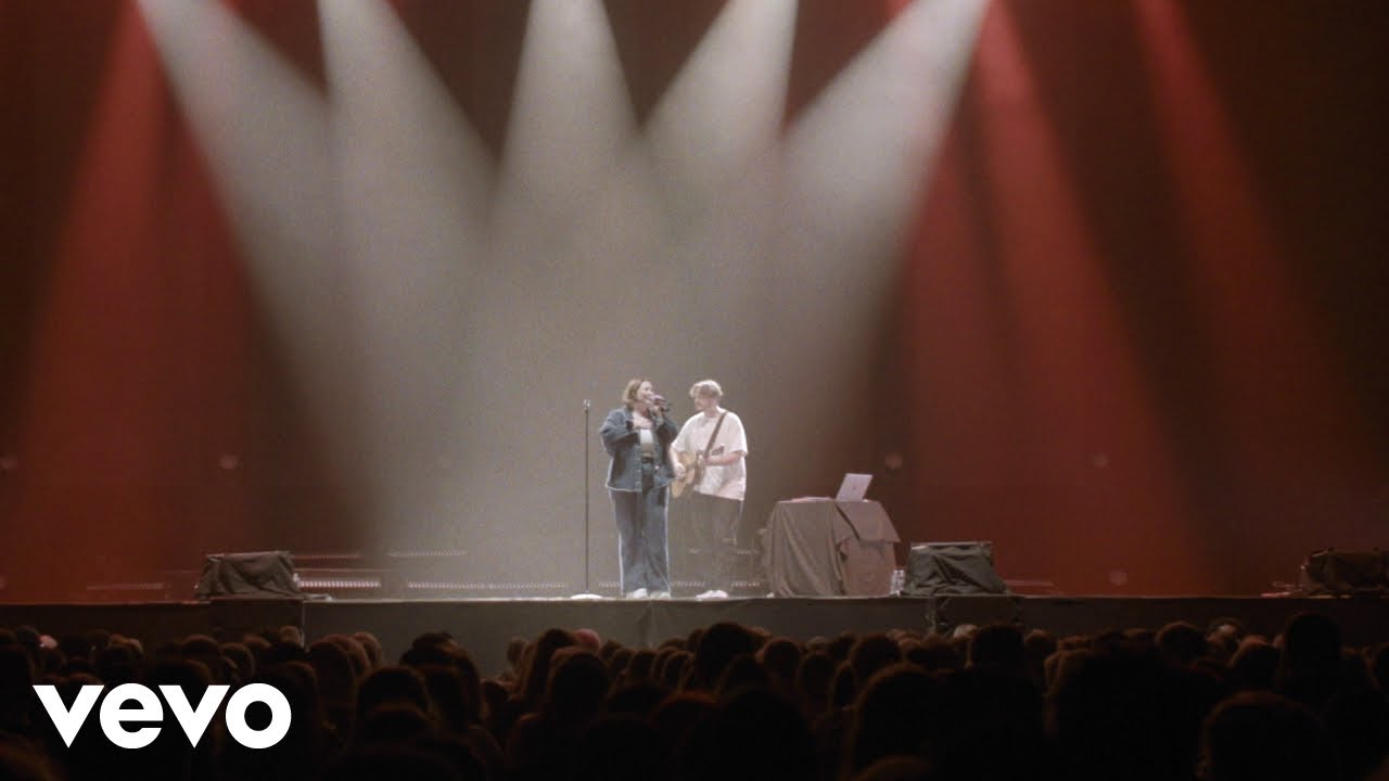 Bella Taylor Smith | Official Website