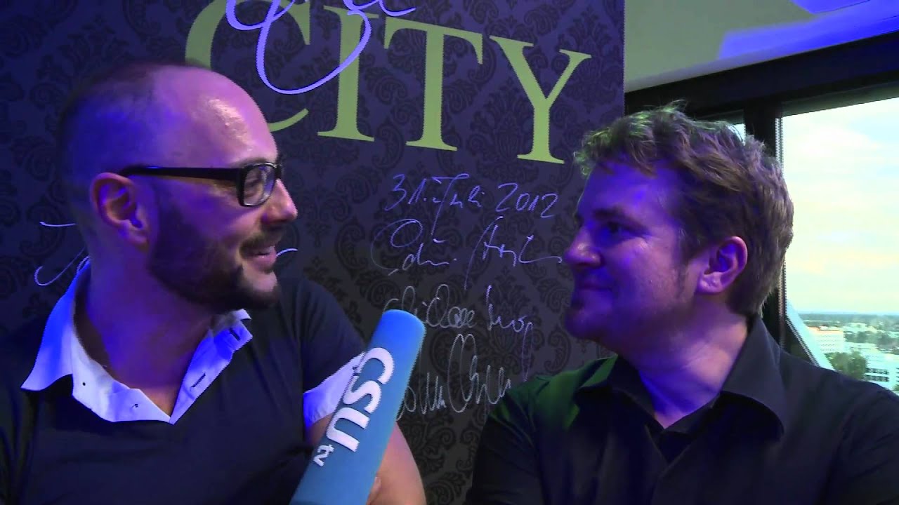 Die Kluftinger-Autoren mit Stoiber auf Tour? - YouTube