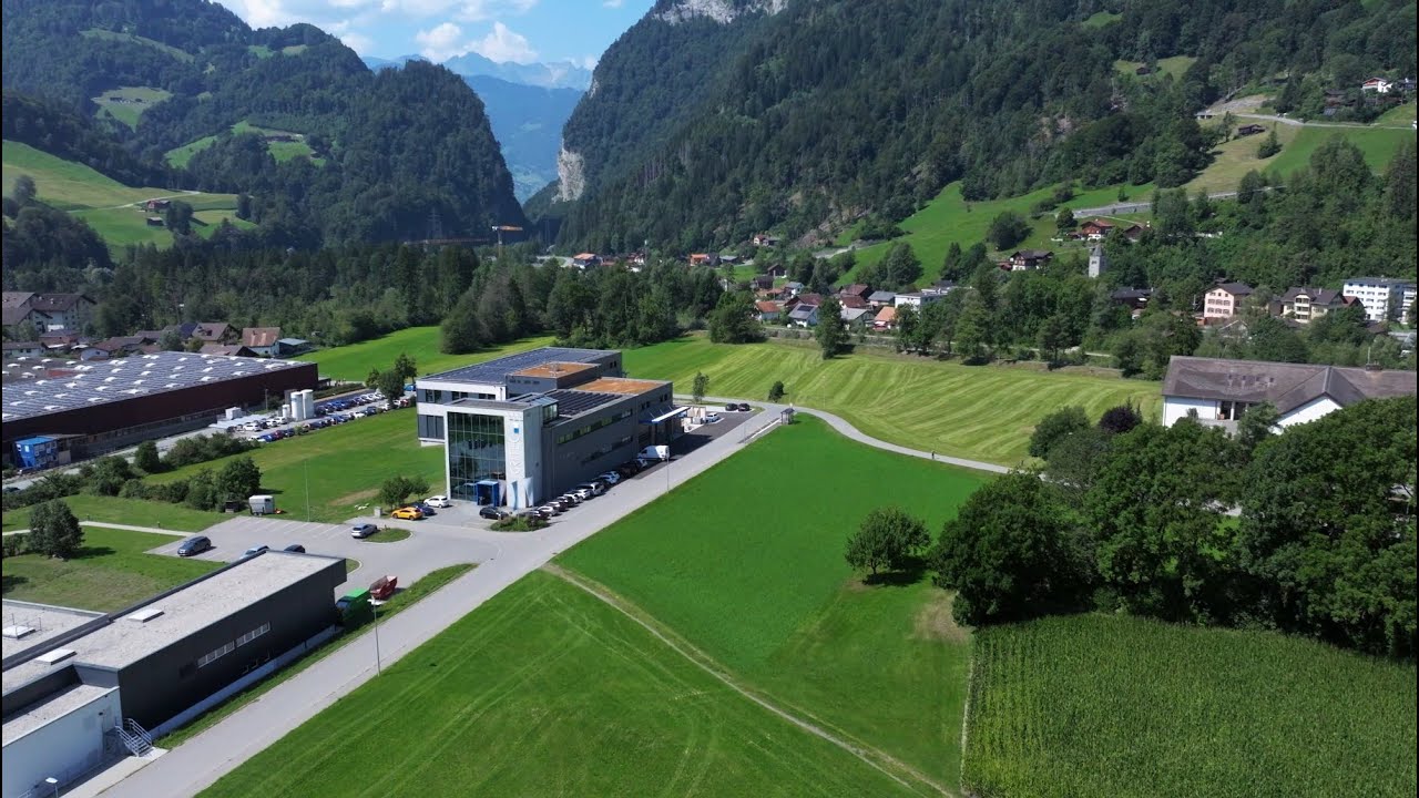GRITEC AG: FPV Drohnenflug durchs neue Technologiezentrum - YouTube