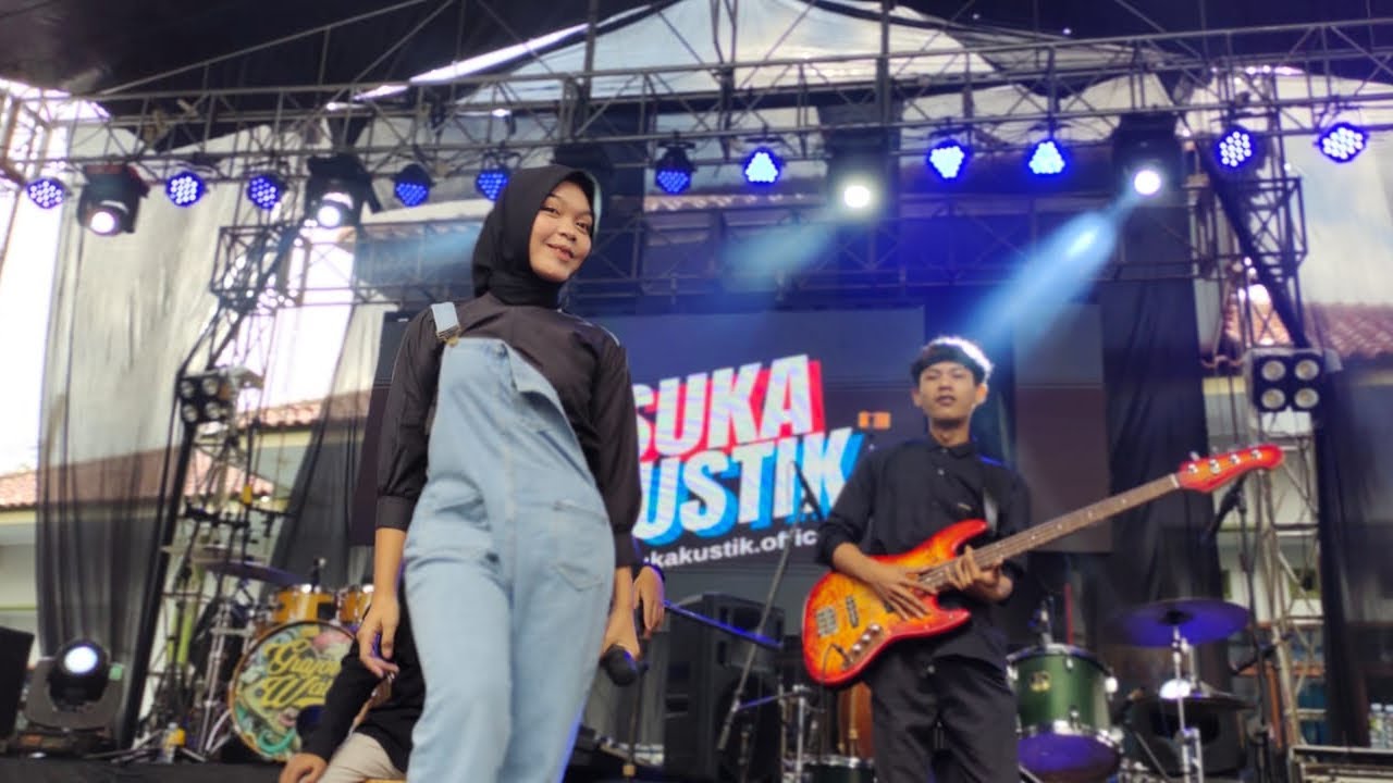 EGO - Live in SMA Islam Sudirman Ambarawa (IsSuda Fest 7) - SUKAKUSTIK ...