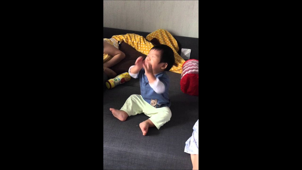 Monkey clap - YouTube