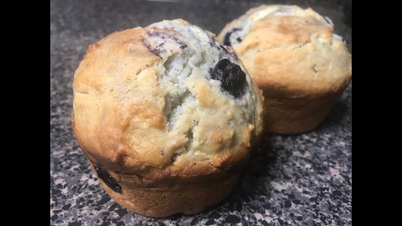 How to Make Blueberry Muffins (muffin mixing method) - YouTube