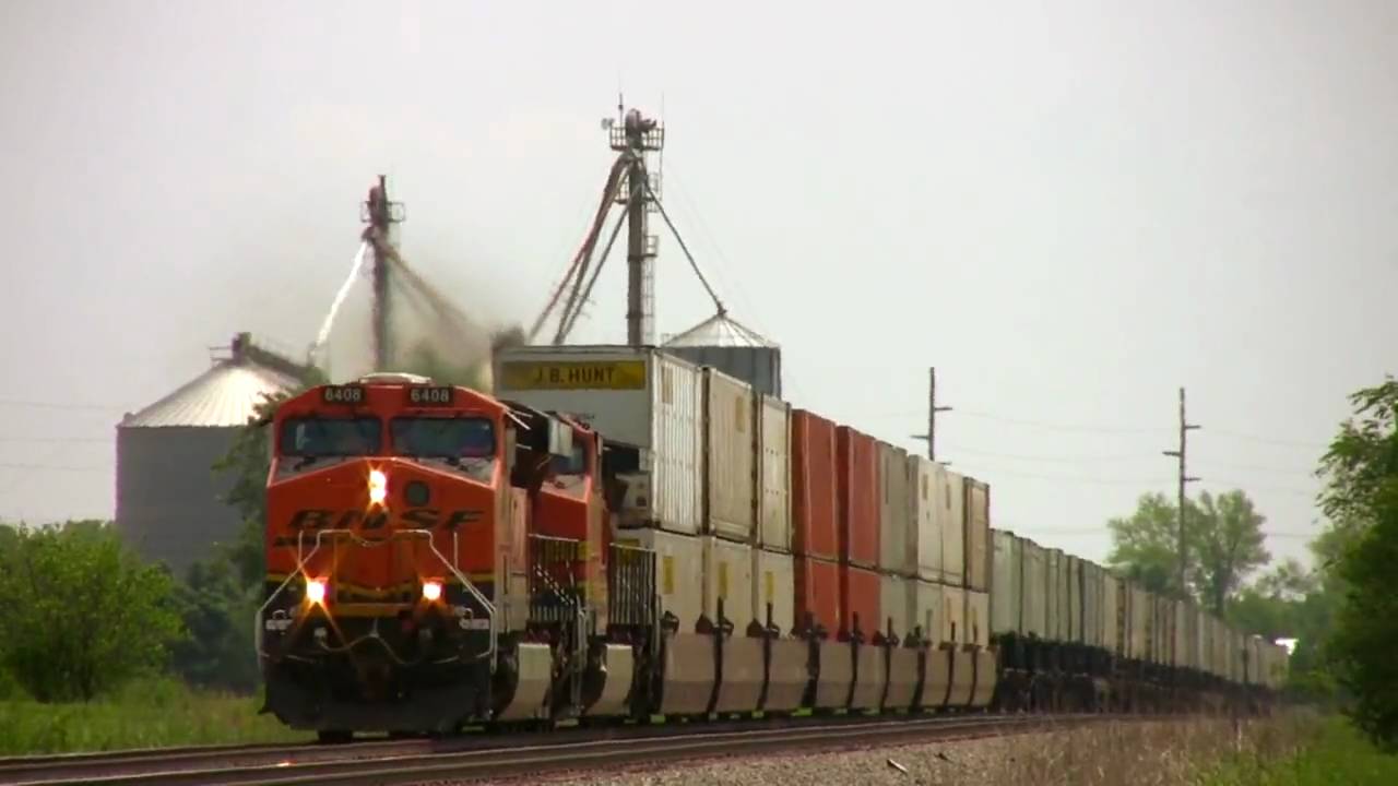 BNSF 6408 West Meets BNSF 969 East at Steward, Illinois on 5-26-2010 - YouTube