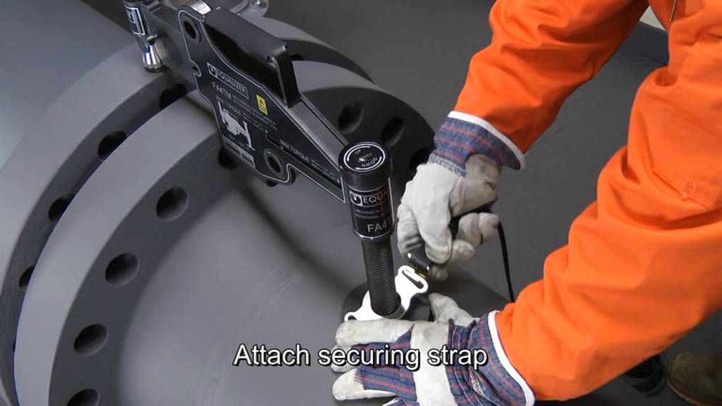 Flange aligning video FA4TM - YouTube