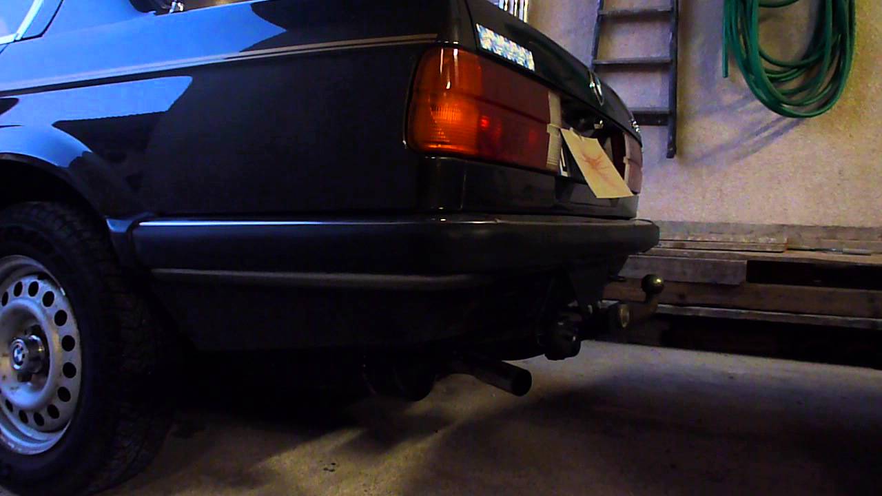BMW 316 E30 Exhaust Sound - YouTube