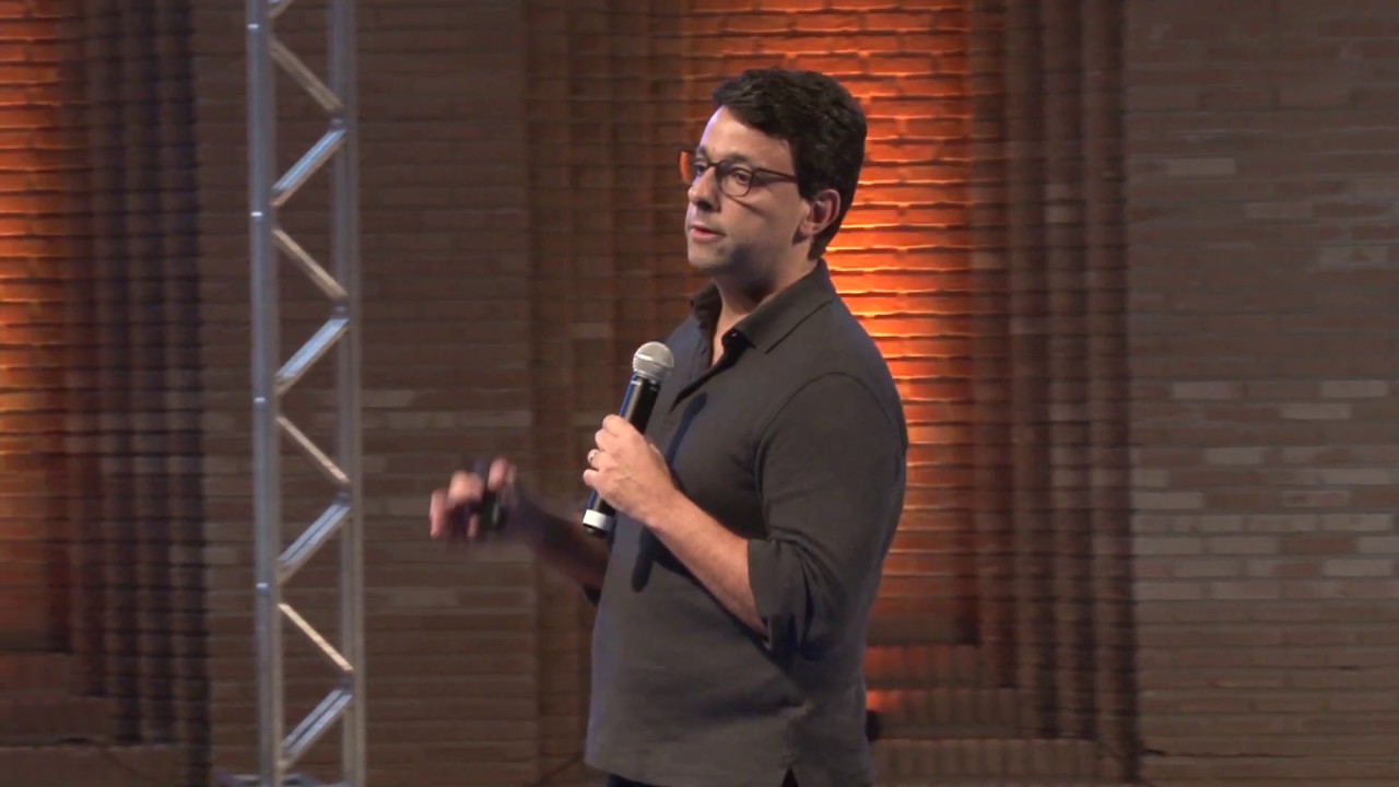 Ensinando os elefantes a dançar | Leonardo Framil - YouTube