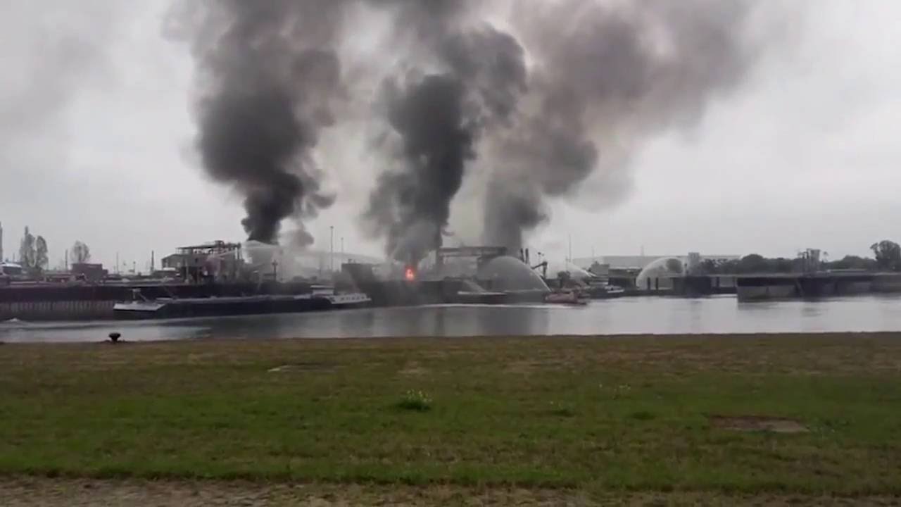 Explosion im BASF 17 10 2016 Пожар на заводе BASF Германия - YouTube