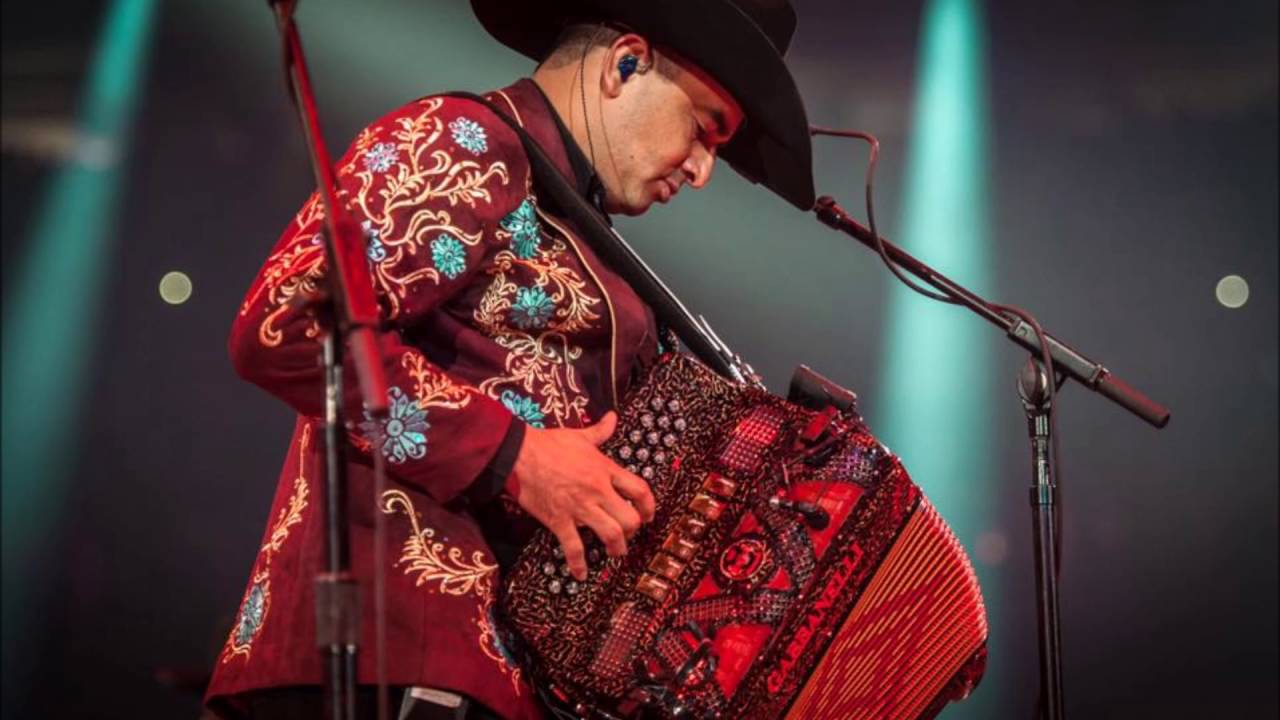 No Le Hace Que Seas Casada-El Chapete y Los Pumas de Michoacan - YouTube