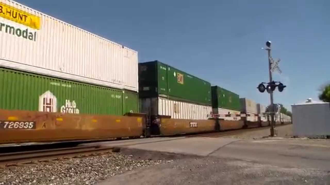 Rare: NS 7201 SD80MAC Leads NS 205 Through Vermilion, OH - YouTube